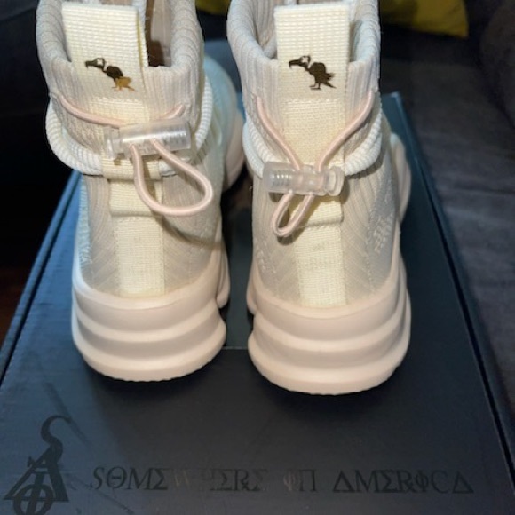 Sia Collective | Shoes | Sia Collective Cv 02 Size 5 Womens Cream ...